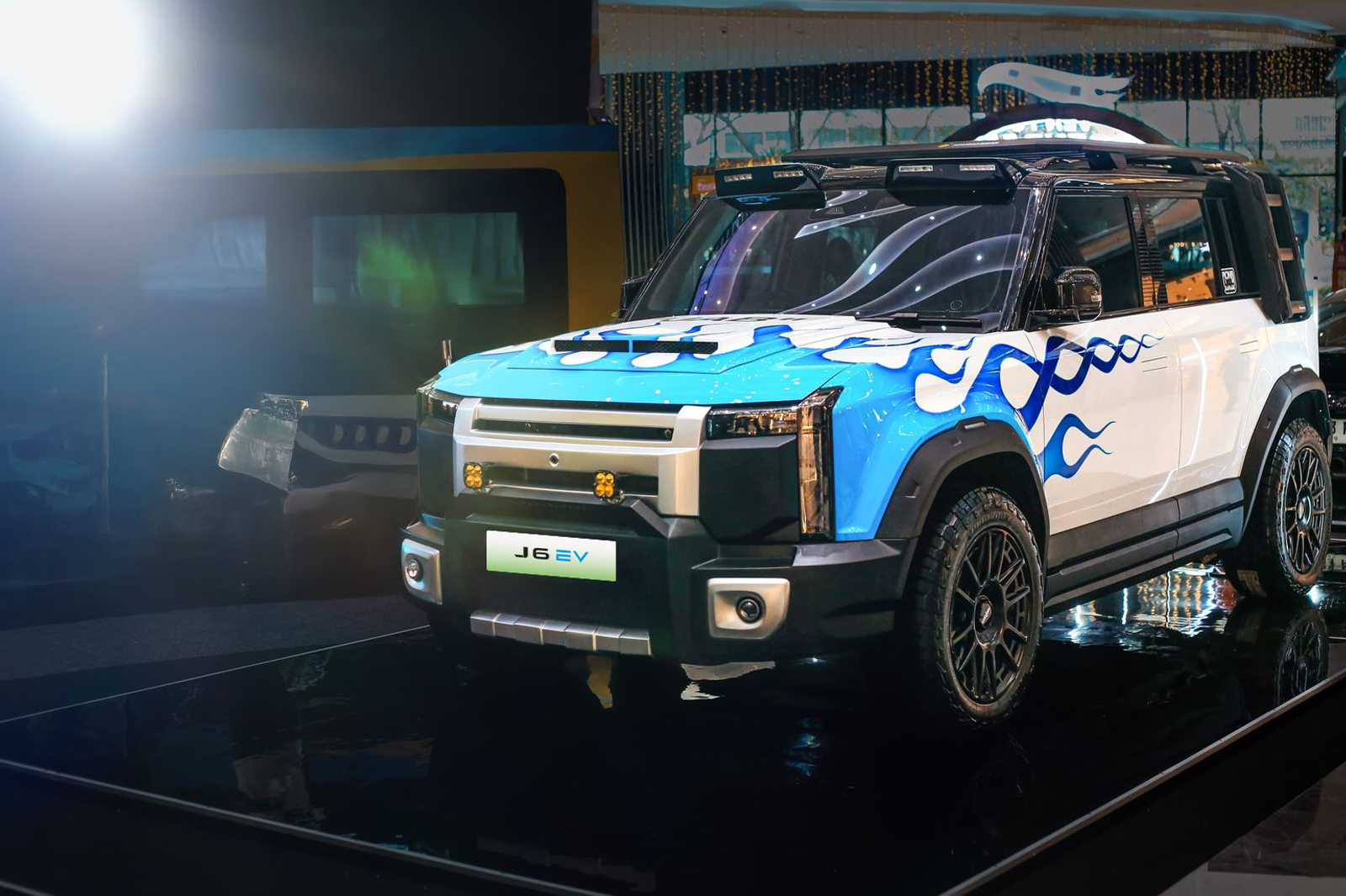 Chery Gebrak Panggung IMX 2025 dengan Hadirkan Super Giveaway J6 EV ...